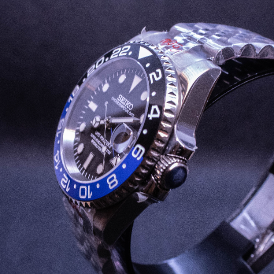Seiko Batman GMT 450 USD - Express Delivery included